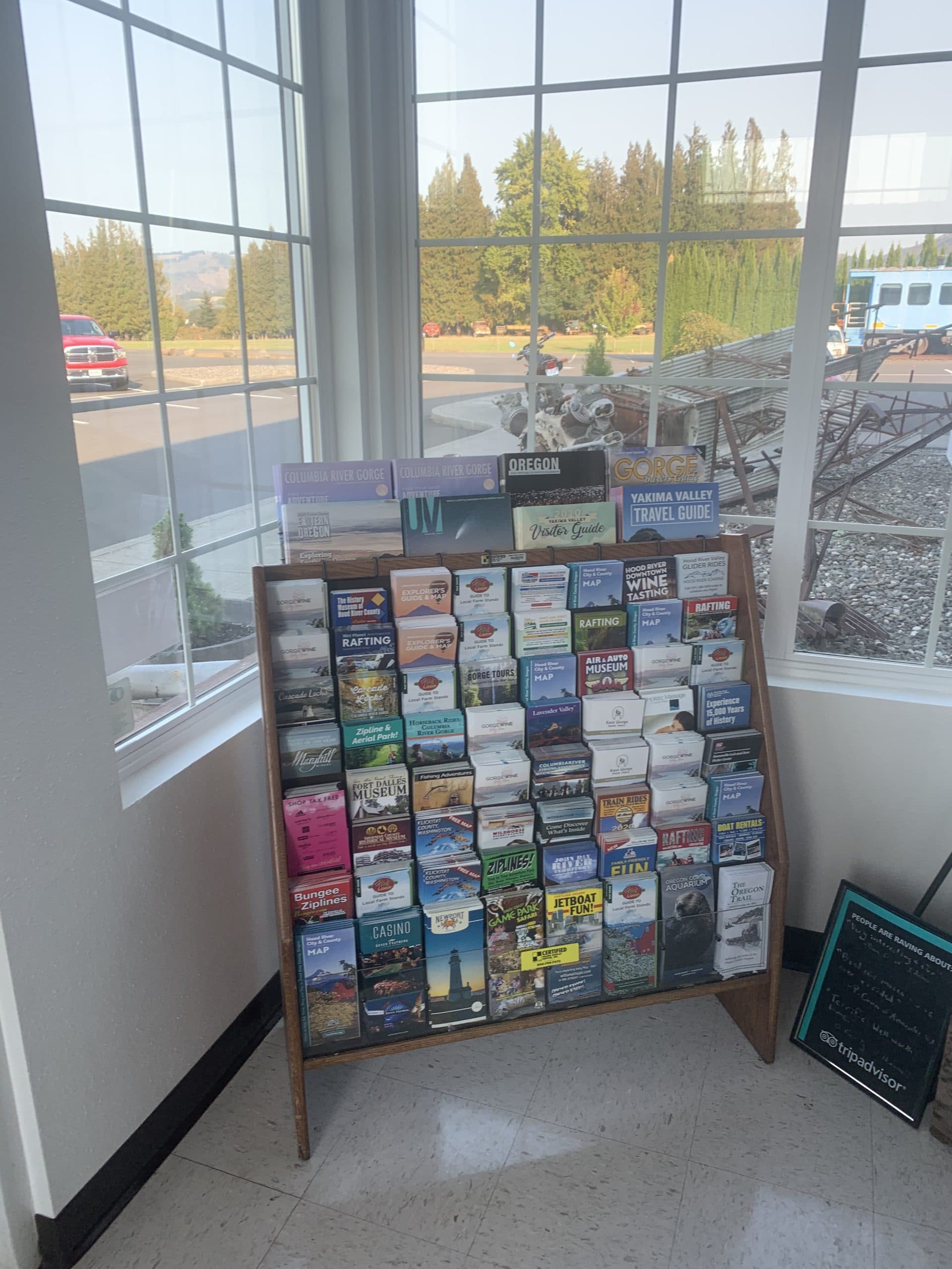 WAAM Museum Hood River Gift Shop: October 2020